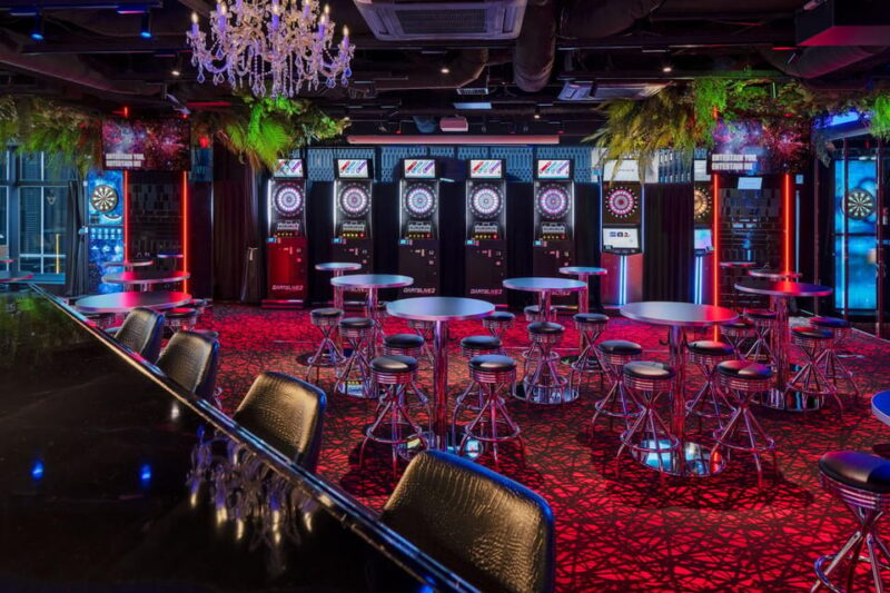 Shinjuku: Vegan Izakaya and Darts Bar Night Out With Drinks - Dining Experience