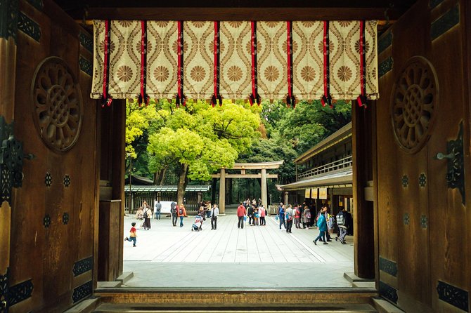 Shinto Shrine Tour: Explore Japanese Culture in Tokyo - Personalized and Engaging Experience