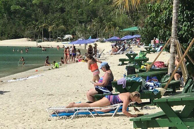 Shop, See, & Splash - The Guide’s Role and Guest Experiences