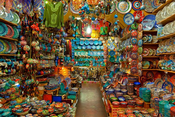 Shopping in Grand Bazaar - Navigating the Bazaars Winding Alleys