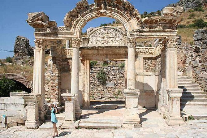 Shore Excursion 1 or 2 Day Private Tour from Kusadasi Port for Ephesus-Pergamon - Summary: Is This Tour Worth It?
