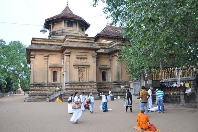 Shore Excursion Colombo Port to Kelaniya Temple & Colombo City for 1 to 2 People - Introduction