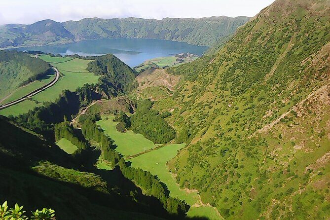 Shore Excursions to the volcano and crater of Lagoa das Sete Cidades - An In-Depth Look at the Tour Experience
