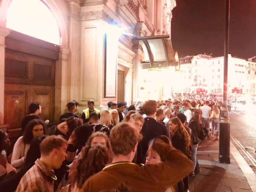 Shoreditch Pub Crawl - An In-Depth Look at the Shoreditch Pub Crawl Experience
