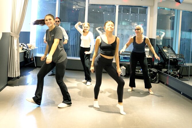 Shuffle Dance in Tokyo With a Tiktok Star - Perfect for Beginners - Whats Included in the Experience