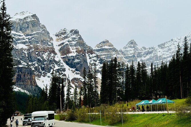 ShuttleBus 2way Banff to Lake Louise (1Hr) and Moraine Lake (1Hr) - An In-Depth Look at the Tour Experience