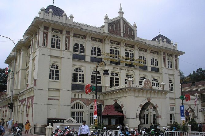 SIC - 13 Attractions: Kuala Lumpur Half-Day City Tour (Self-Guided) - Key Points