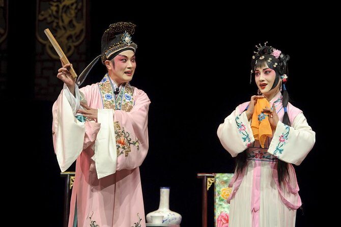 Sichuan Hotpot Dinner plus Face-Changing Variety Show - Key Points