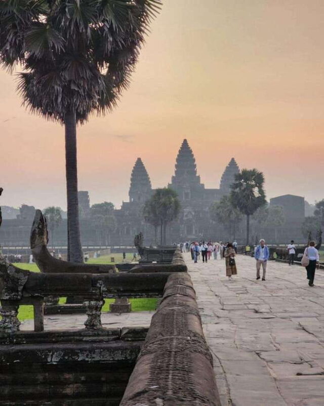 Siem Reap: 1-Day Angkor Wat Group Tour with Spanish Guide - FAQ