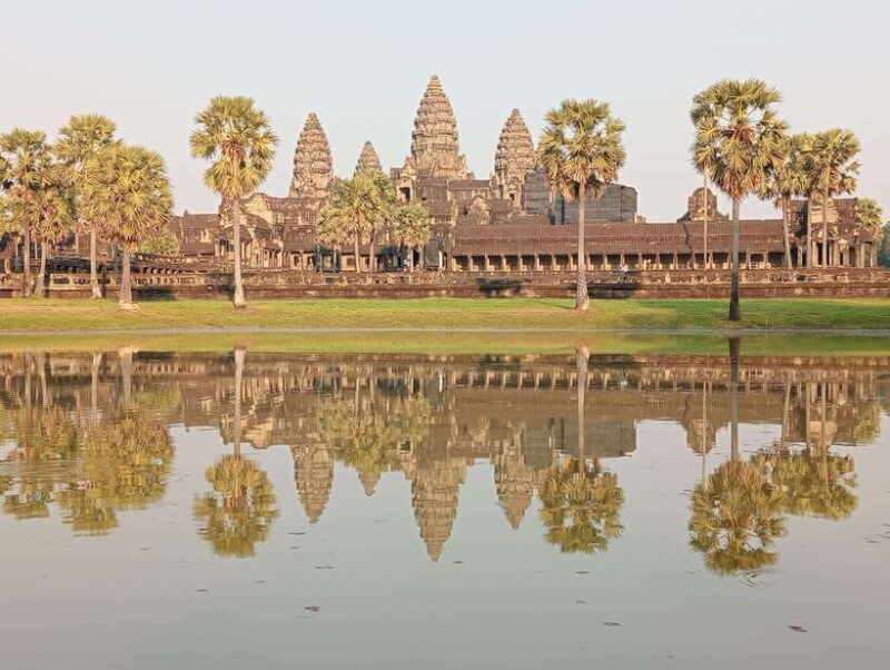 Siem Reap: Angkor Full-Day Group Tour with Japanese Guide - Transport and Group Size: Comfort Matters