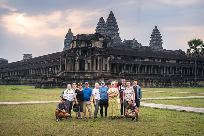 Siem Reap: Angkor Sunrise Tour by Bike with Breakfast & Lunch - Authentic Experiences and Reviews