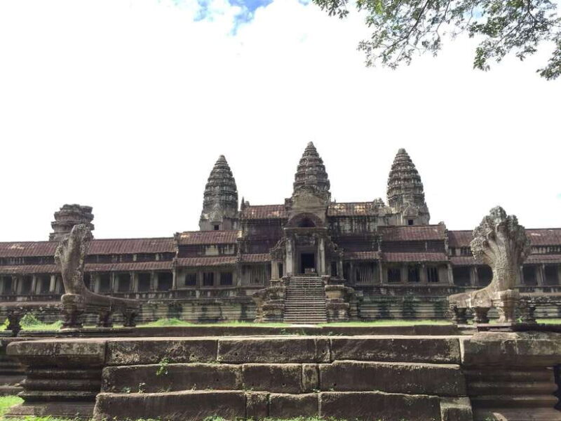 Siem Reap: Angkor Wat Half-Day Trip with Local Guide - Key Points