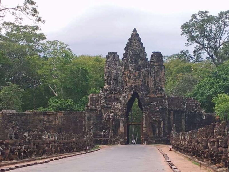 Siem Reap: Angkor Wat Private Tour by Tuk Tuk - Practical Tips for Travelers