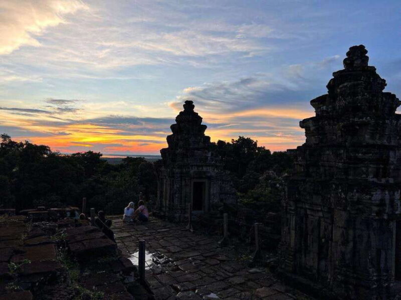 Siem Reap: Angkor Wat Small-Group Day Tour and Sunset - FAQ