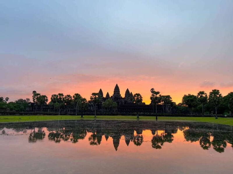 Siem Reap: Angkor Wat Sunrise Tour via Tuk Tuk & Breakfast - The Sum Up