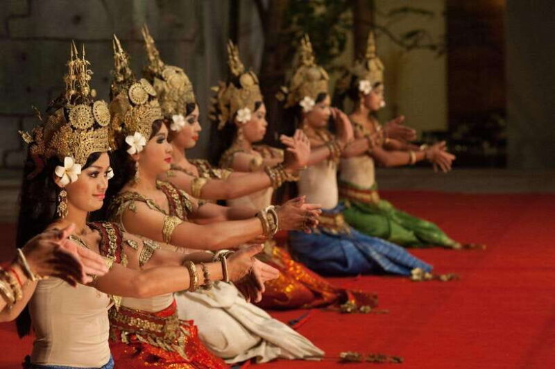Siem Reap: Dinner Show Apsara Dance Round Pick-up included - Authenticity and cultural depth