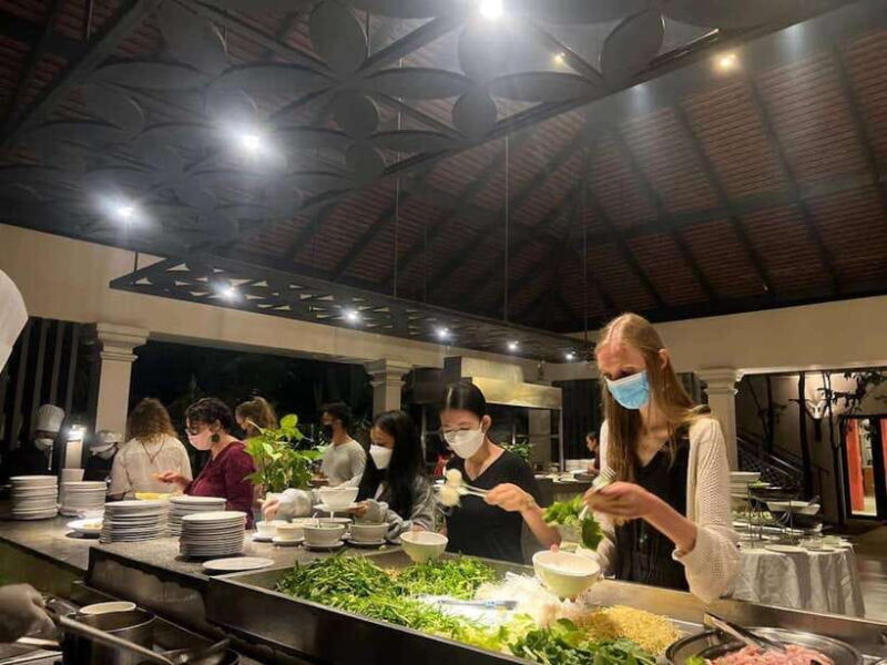 Siem Reap: Dinner Show Apsara Dance Round Pick-up included - The value proposition