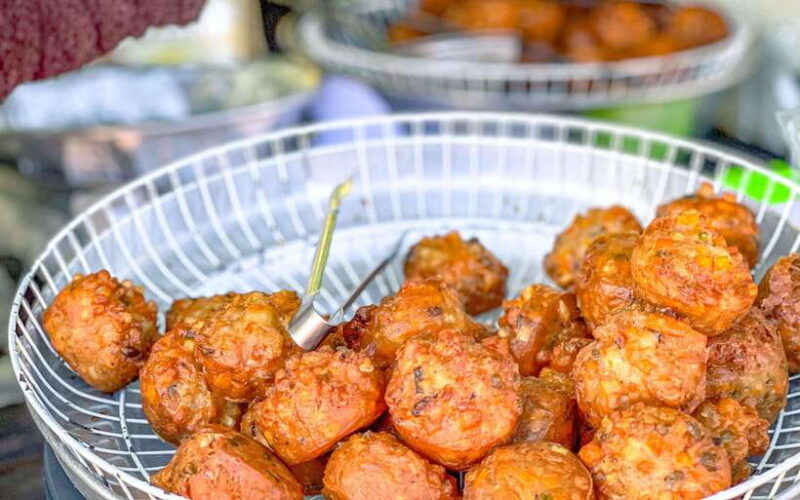 Siem Reap: FREE Market & Local Temple Tour - Key Points