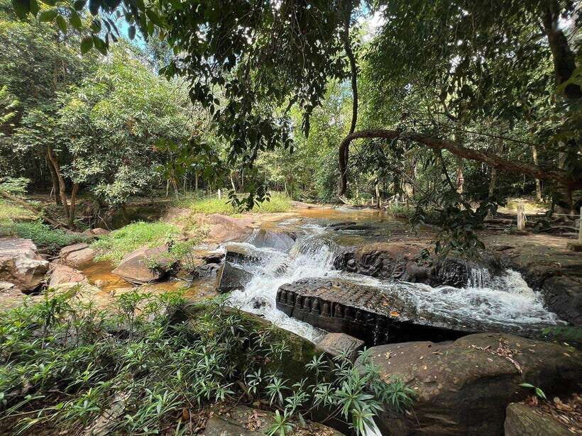 Siem Reap: Kbal Spean and Banteay Srei Temple Tour - Authentic Encounters and Cultural Insights
