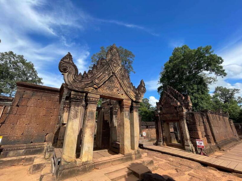 Siem Reap: Kulen Waterfall and Banteay Srei Exploration - The Majestic Big Buddha and Religious Sites
