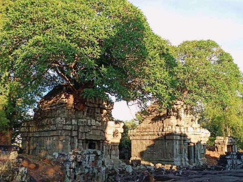 Siem Reap: Phnom Bok Mountain and Grand Circle Temples Tour - What Makes This Tour Stand Out?