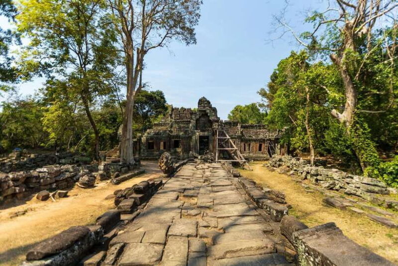 Siem Reap: Private Taxi to Angkor Wat and Small Circuit - Who Should Consider This Tour?