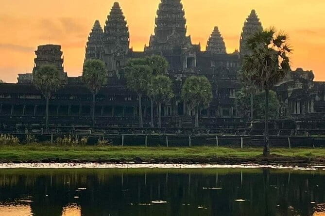 Siem Reap Temple Tuktuk Tour: Explore Angkor Wat and beyond. - Key Points