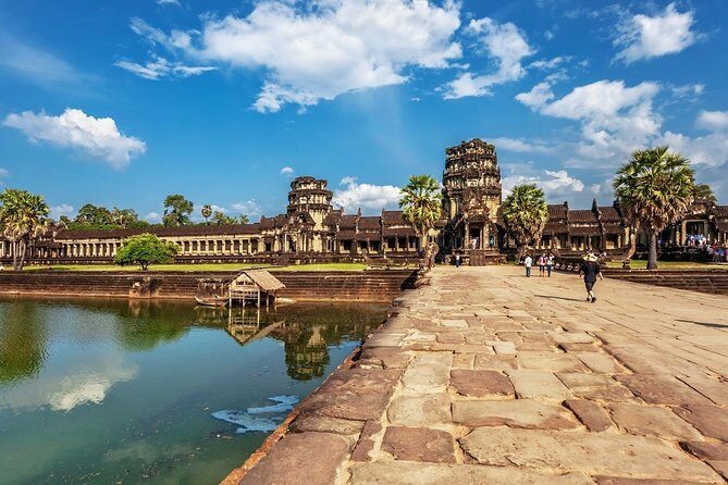 Siem Reaps signature temples discovered - An In-Depth Look at the Tour Experience