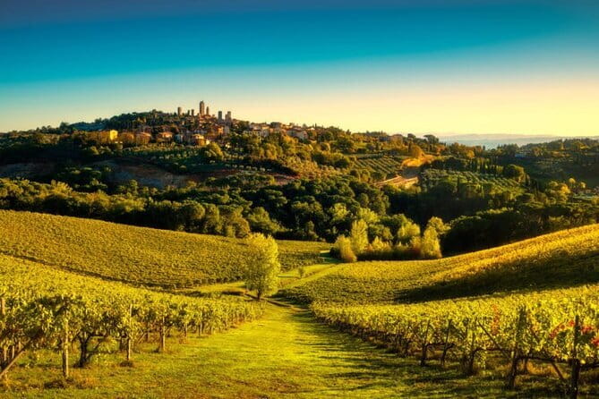 Siena & San Gimignano: Exclusive Tuscany Day Trip from Florence - Exploring San Gimignano