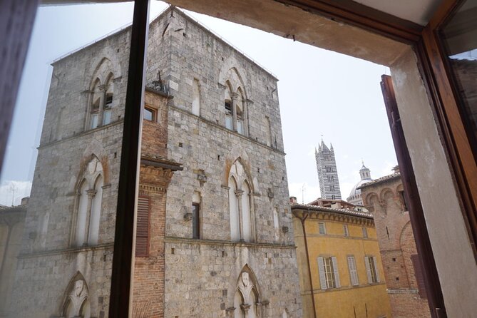 Siena Tour and Exclusive Window on Piazza Del Campo - Physical Fitness Requirements and Attire