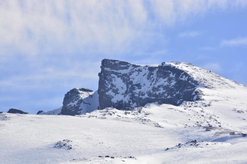 Sierra Nevada: snow tour at 3,000m of altitude - Unveiling the Sierra Nevada Snow Tour