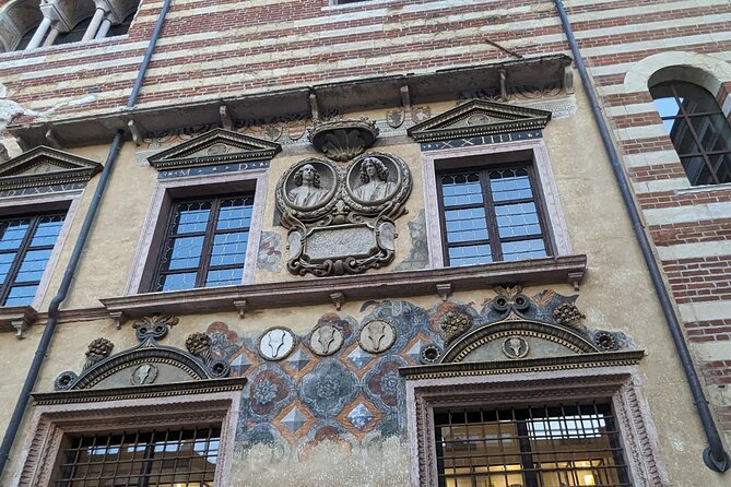Sightseeing Walking Tour in Verona: 9+ Landmarks With Live Guide - Strolling Through Piazza Dei Signori