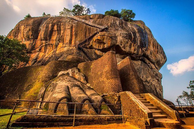 Sigiriya Day Tour from Colombo with Hotel Pick up - Key Points