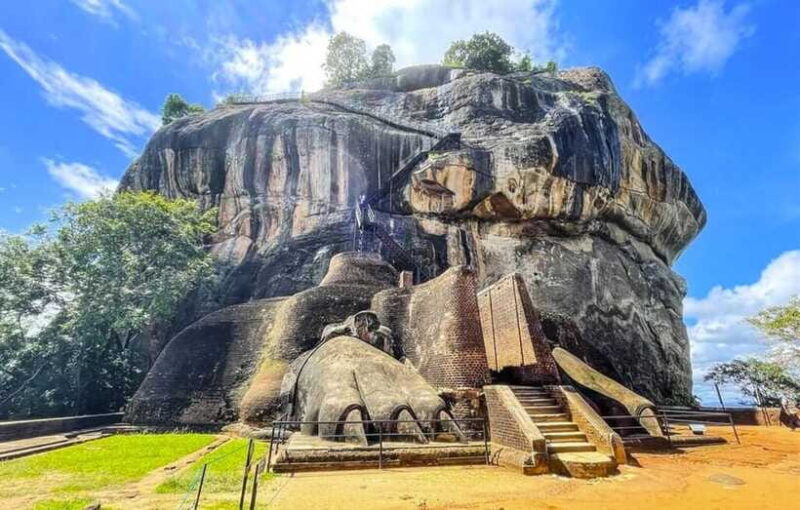 Sigiriya Fortress and Wildlife Safari from Colombo - FAQ