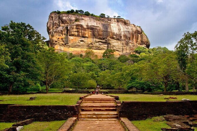 Sigiriya Lion Rock & Dambulla Cave Temple Day Tour From Colombo - Who Should Consider This Tour?