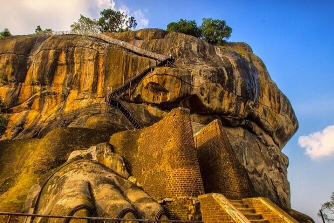 Sigiriya Rock & Cave Temple with Jeep Safari Private Day Trip - An Overview of the Experience