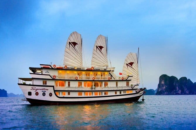 Signature Royal Cruise 2 Days 1 Night - Authenticity and Comfort Combined