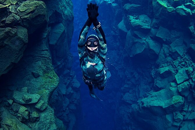 Silfra Night Freedive Tour - FAQ: Your Silfra Night Freedive Questions Answered