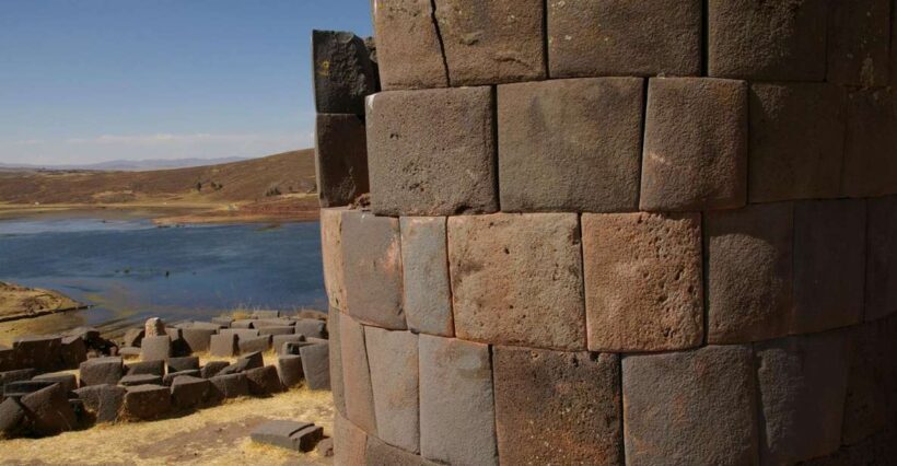 Sillustani: Chullpas de Sillustani Afternoon Half-Day Tour - Key Points