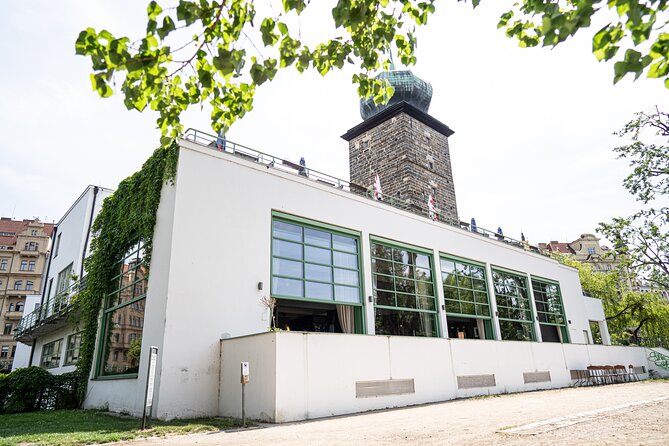 Sinatra Tribute Show and Dinner Experience in Manes - How to Prepare for an Evening at Mánes