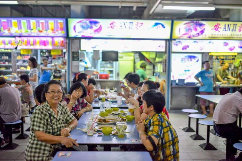 Singapore: Foodie Experience Guided Tour with 5 Tastings - What to Expect at Each Stop