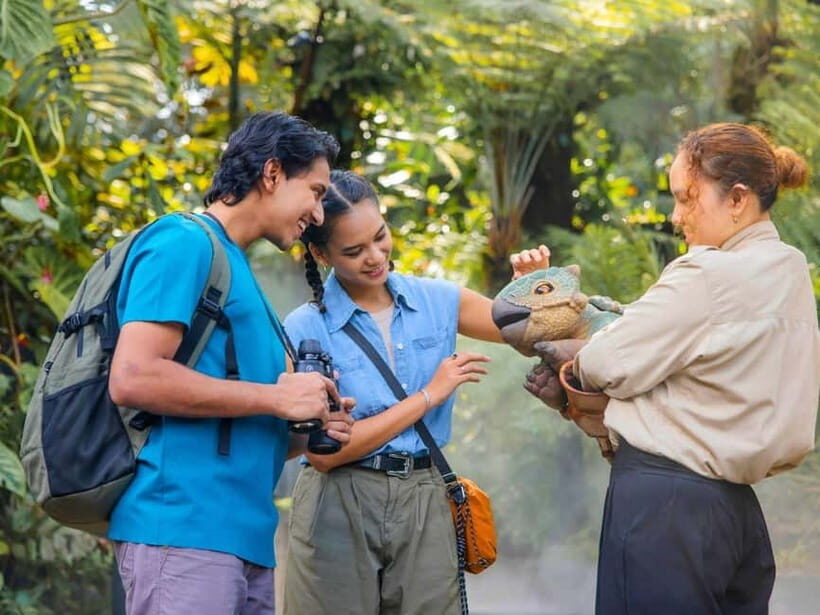 Singapore: Gardens by the Bay & Jurassic World with Pickup - Key Points