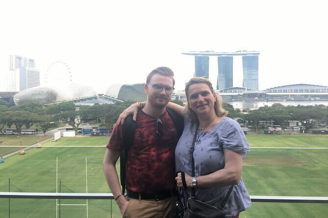 Singapore : Highlights and Hidden Gems Walking Tour With A Guide - Exploring Singapore: Highlights and Hidden Gems Walking Tour with a Guide