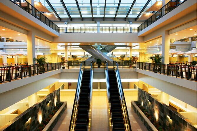Singapore : Highlights and Hidden Gems Walking Tour With A Guide - Frequently Asked Questions