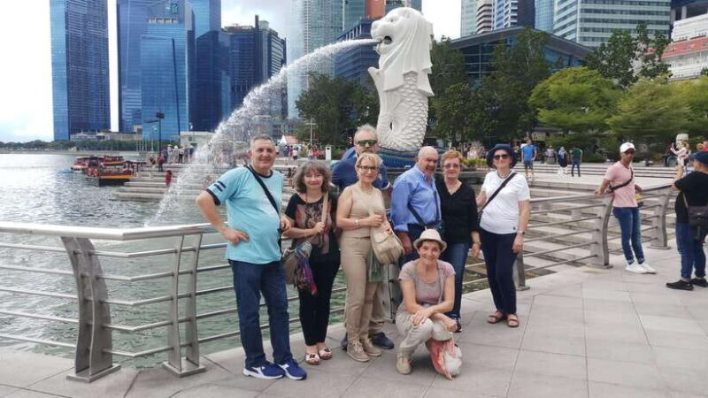 Singapore: Highlights & Hidden Gems Walking Tour - The Guide and Personalization