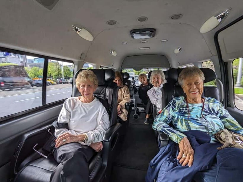 Singapore in Comfort: Private Minivan Tour Tailored for You - Key Points