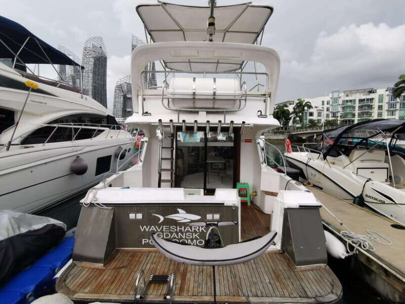 Singapore: Private Yacht Cruise St John's Island, Waveshark2 - Practical Tips for Your Yacht Day