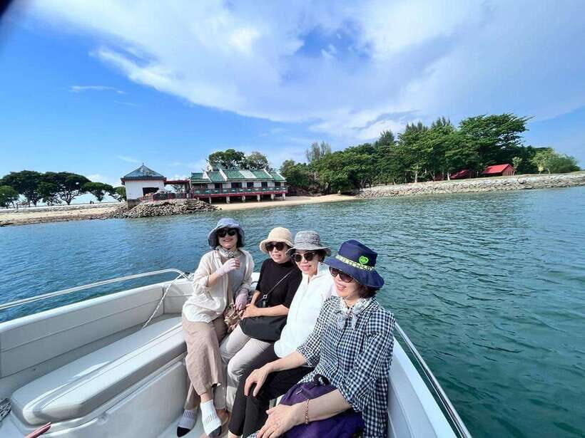 Singapore Southern Islands Speedboat Guided Tour - Practical Tips for Participants