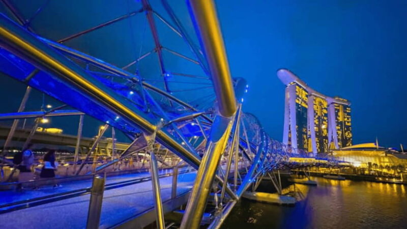 Singapore: Sunset River Cruise and Glittering Light Shows - Detailed Breakdown of the Itinerary