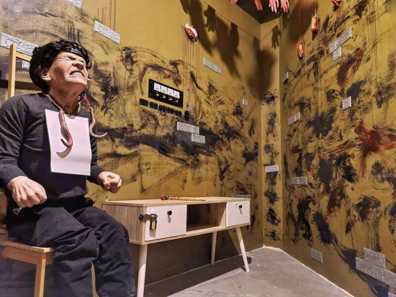 Singapore: Trapped Escape Room Entry Ticket - Key Points